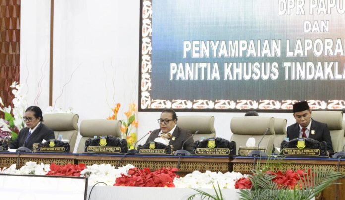 ‎Waket I DPR Papua Buka Rapat Paripurna Penyampaian Laporan Reses dan Pansus Tindak Lanjut LHP ...